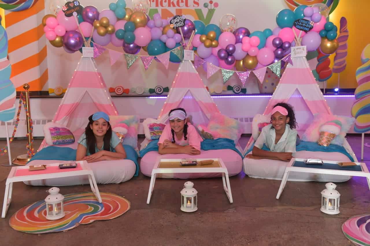 Outdoor Movie Rental - Sleepover Party Shop