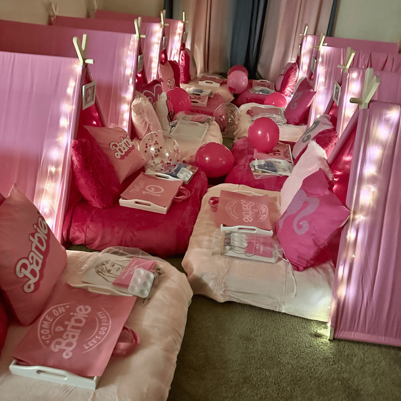 Dollhouse Dream A Frame 7 pc Sleepover Set - Sleepover Party Shop