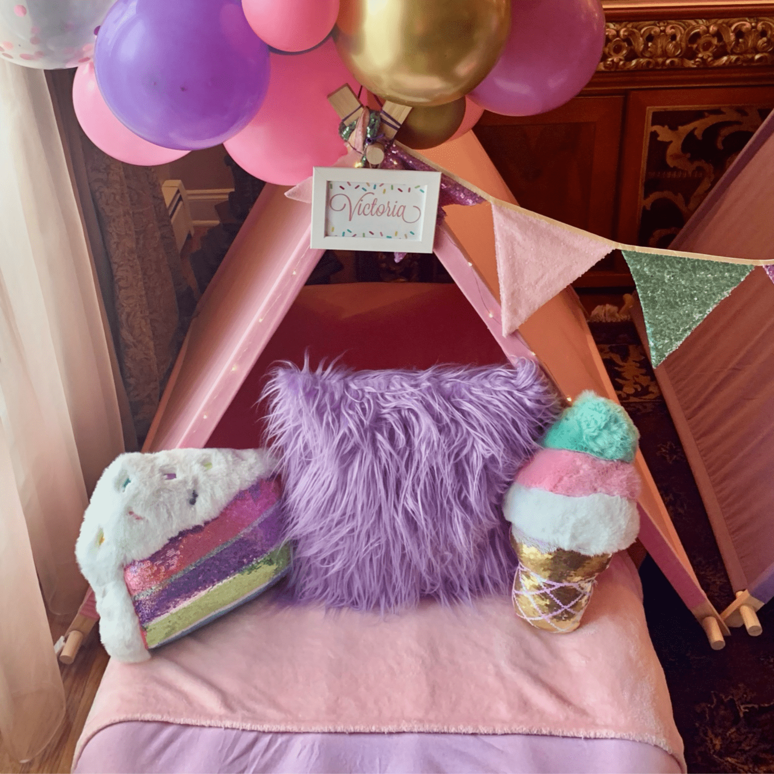 Ice Cream Dreams A Frame 7 pc Sleepover Set - Sleepover Party Shop