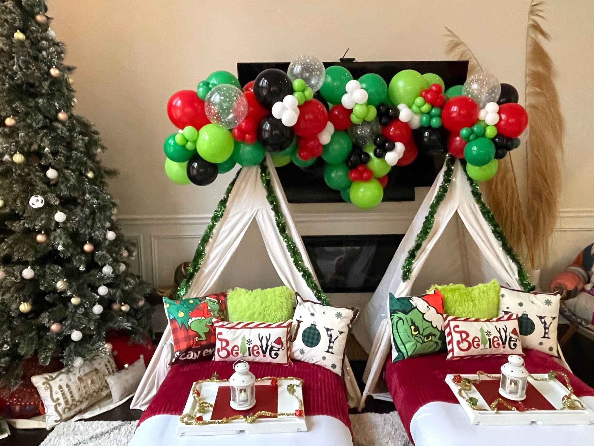 Grinchmas Teepee 7 pc Sleepover Set - Sleepover Party Shop